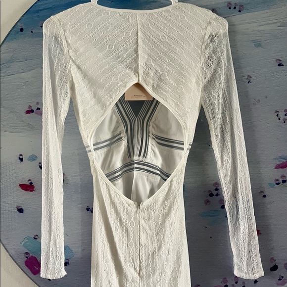 superdown | Dresses | Lauri White Deep V Lace Bodycon In White Lace ...